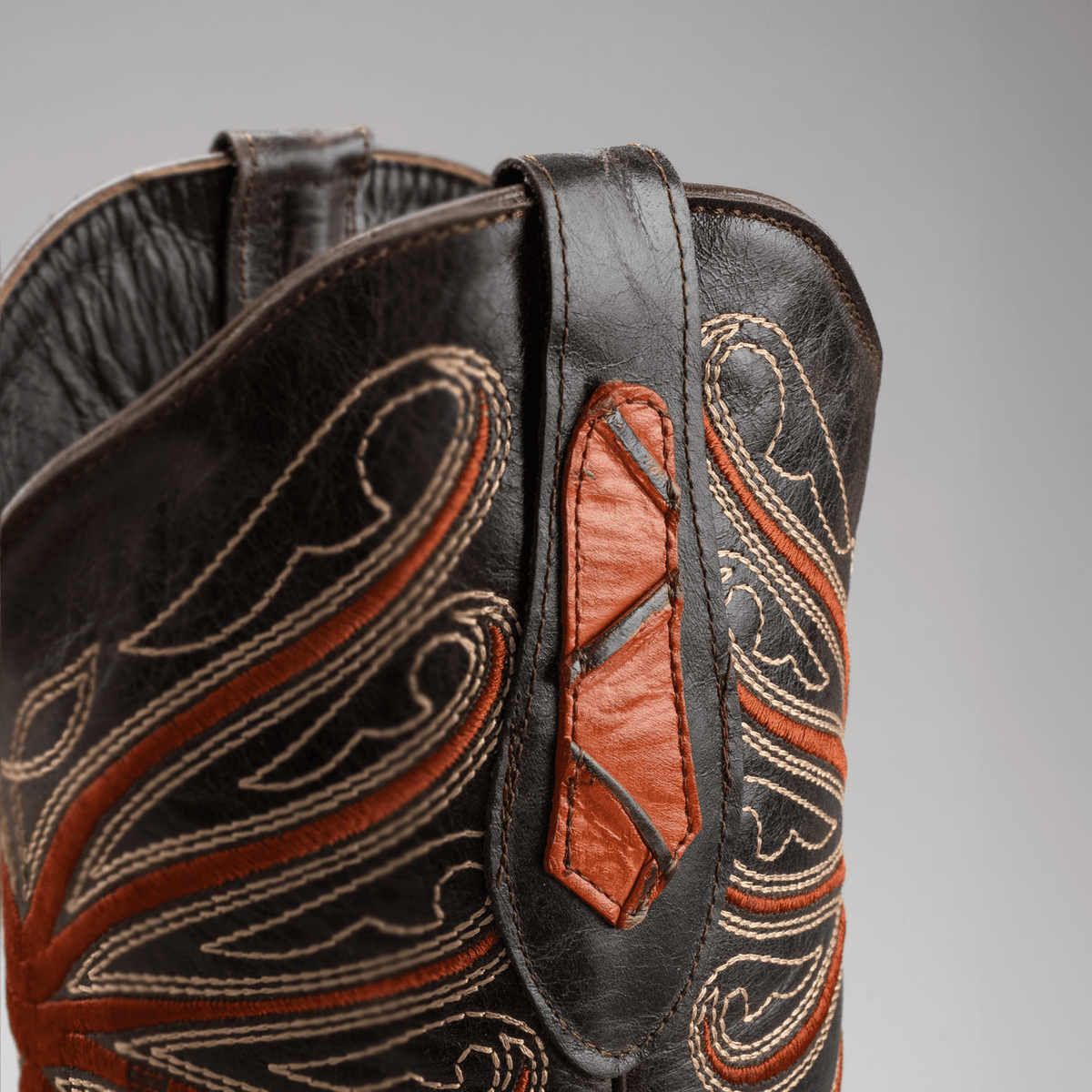 Bota Rodeo Piel Premium Con Corte De Pirarucu Monster Fish – El Mundo ...